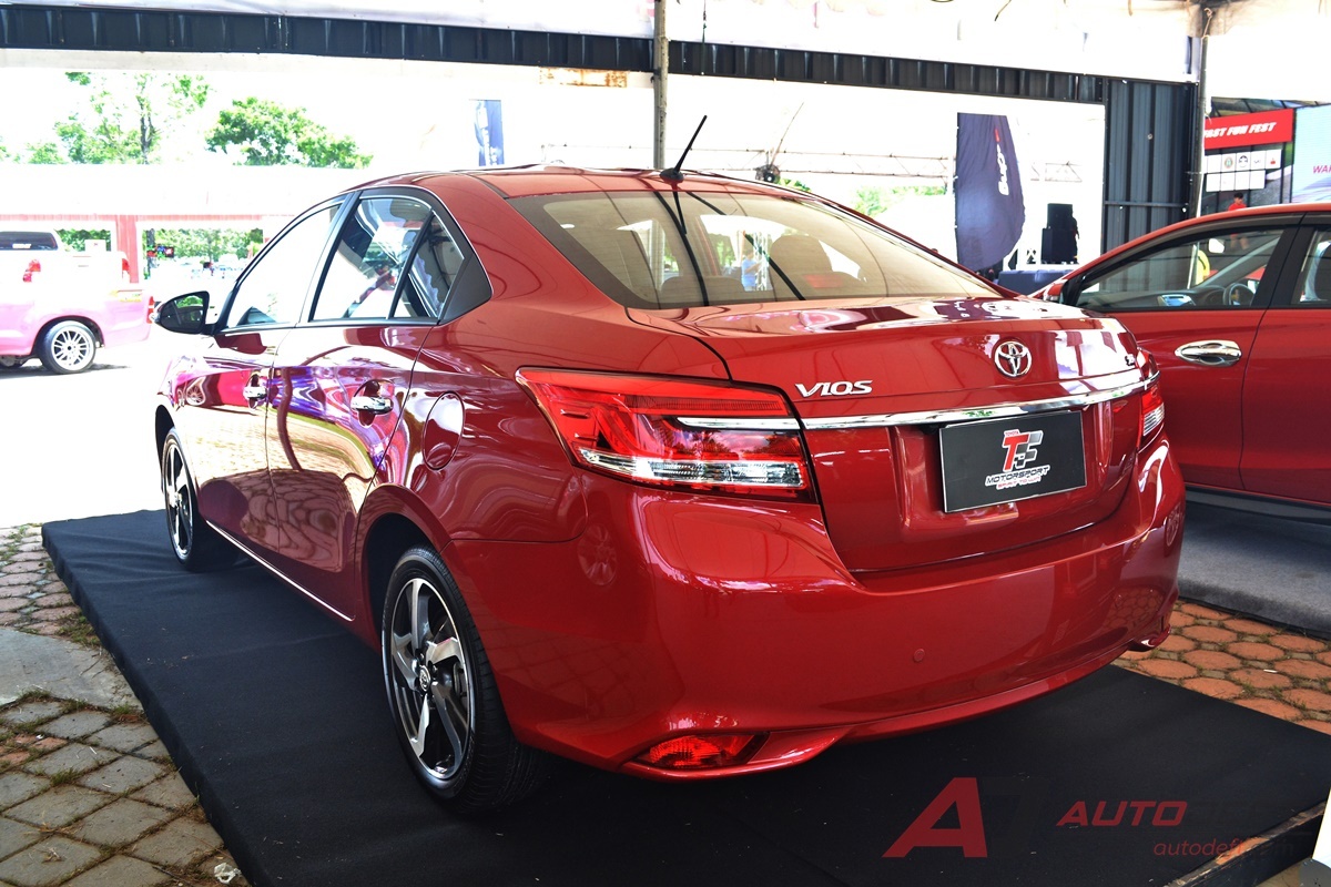 Deft Versus : Toyota Vios VS Toyota Yaris ATIV 2 พี่น้องซีดานเล็ก....ค่ายสามห่วง | AUTODEFT ข่าว ...